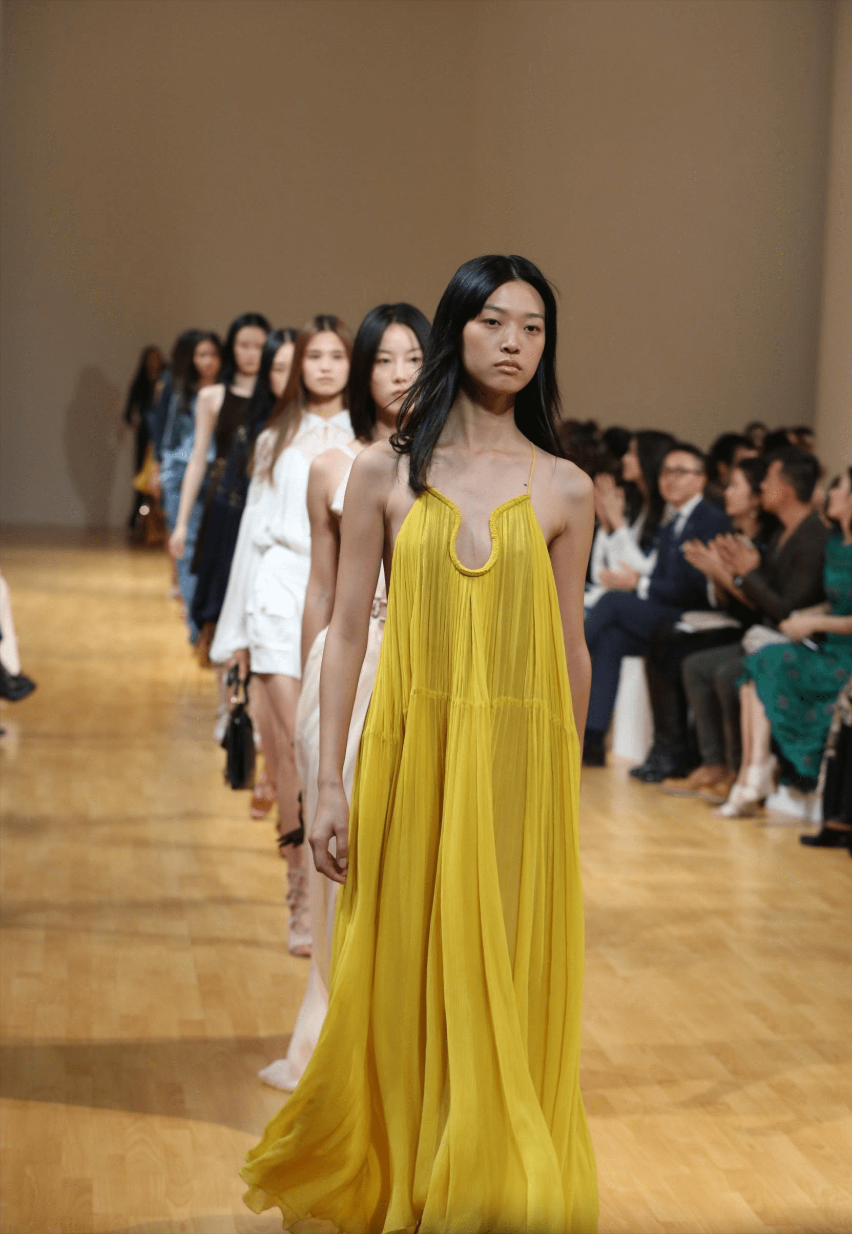 張艾嘉聚新抱！兒子王令塵與超模游天翼咀足3次賀新婚 - 香港高登討論區