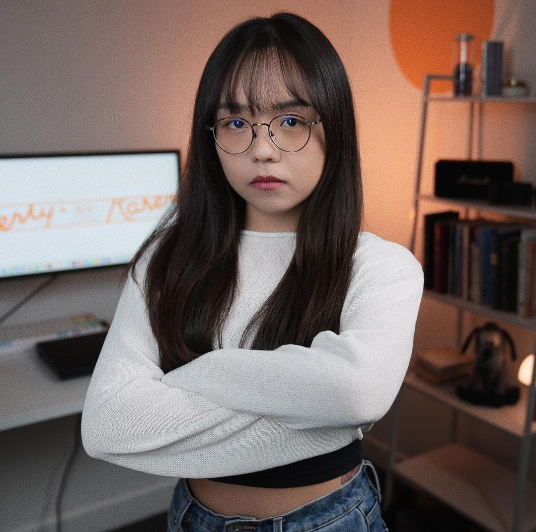 (食旗家入) 紋身四眼妹karen又露紋身啦 - 香港高登討論區