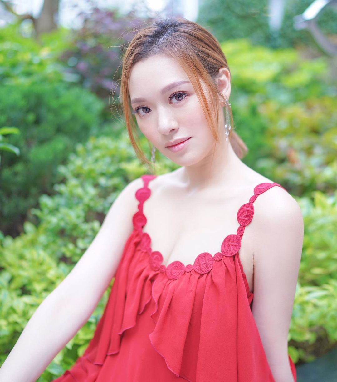 Fyy著呢條裙顯得佢好平 - 香港高登討論區