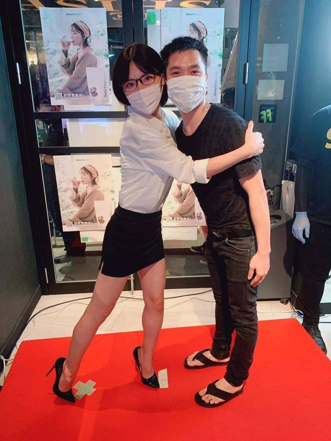 Japanese idol Emi Fukada is holding a free-hug event - 香港高登